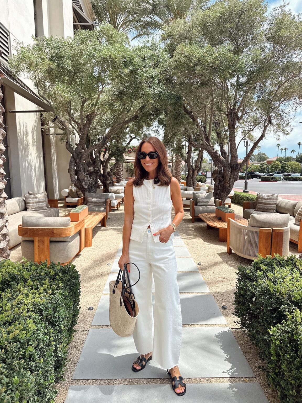 20+ Styled Outfits From September's Capsule Wardrobe - posts from ...